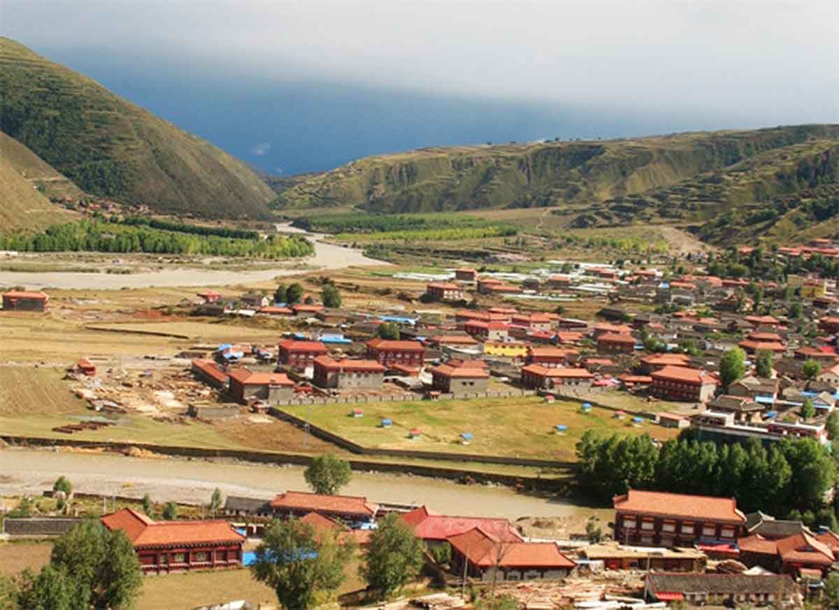 Kham: A Two-Week Loop Including Dartsendo and Lithang